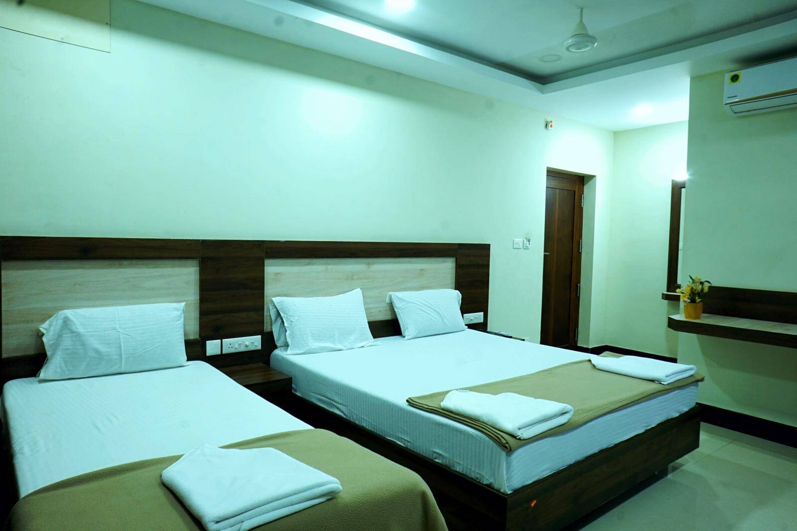 ACCOMMODATION – HOTEL SEA LAND
